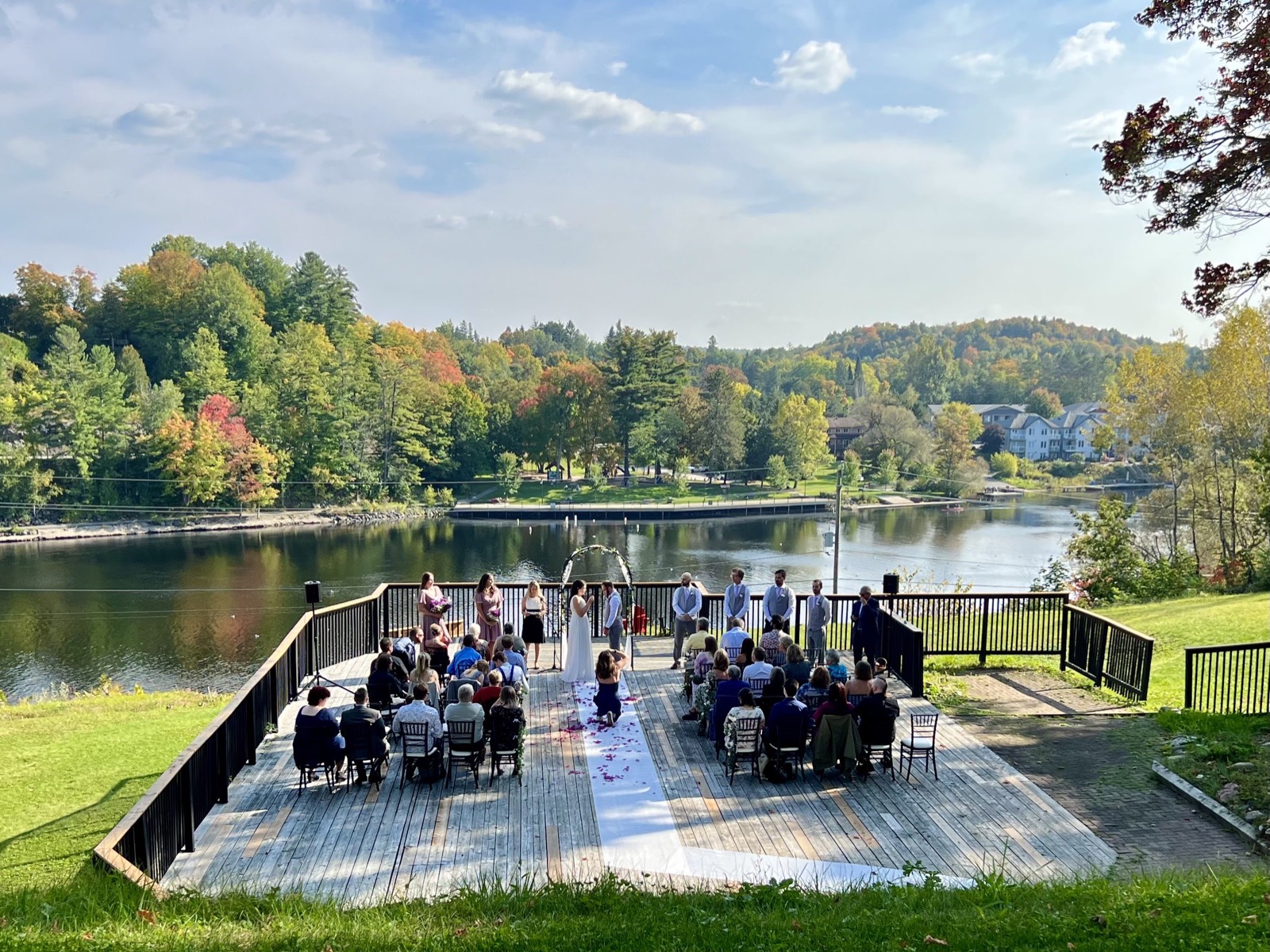 Muskoka Hotel | Inn at the Falls | All-Seasons Boutique Inn ...
